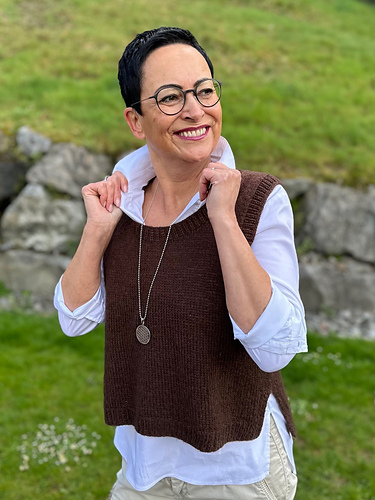 Ravelry: Arya Slipover pattern by Kerstin Ritter