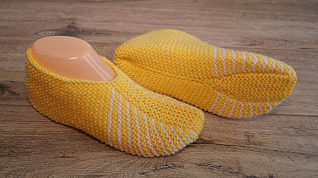 Ravelry: Yellow easy slippers pattern by Katerina Mushyn