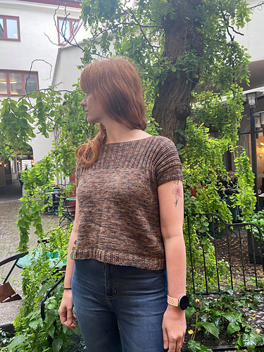Ravelry: Barrel Crop Top pattern by Metta Karlsson