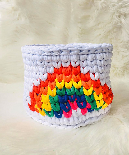 Ravelry: small rainbow basket pattern by Kim Heeps