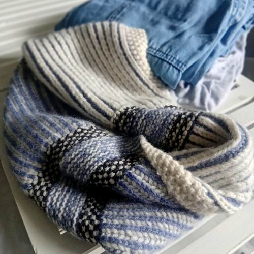 Ravelry: Bay Panel Cowl pattern by Kiniki Knits