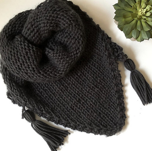 Ravelry: Tasseled Bandana Scarf pattern by Kristie Lau