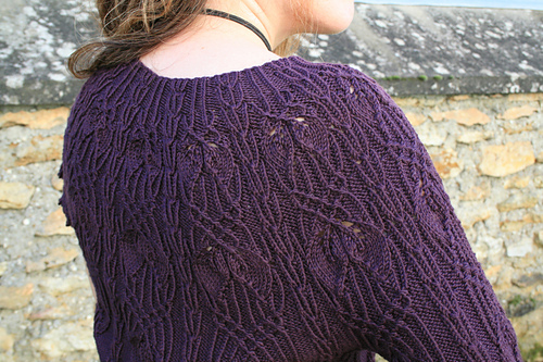 Ravelry: Lorien Pullover pattern by Zee Karr