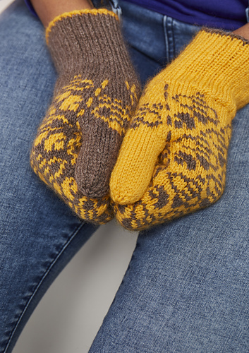 Ravelry: Bee Happy Mittens pattern by Nancy Vandivert