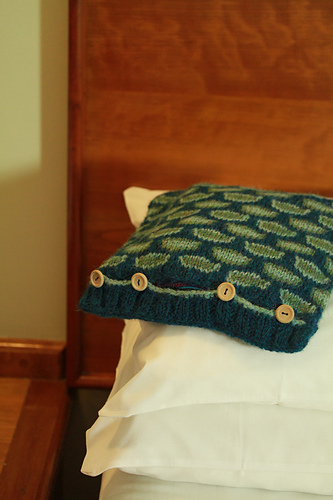 Ravelry: Pillow Talk pattern by Joeli