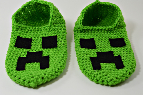 Ravelry: Minecraft Creeper Slippers pattern by Codi Hudnall