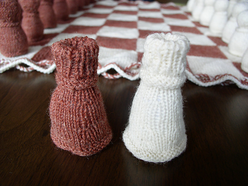 Ravelry: Checkmate Chess Board pattern by Anna Connors