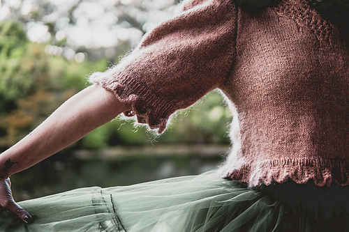Ravelry: Sugarplum Crop pattern by Jamie Hoffman