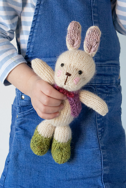 Ravelry: Knitted bunny pattern by Sachiyo Ishii