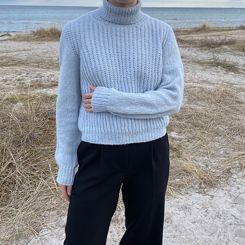 Ravelry: Moonlight Sweater pattern by Celina Dyhring