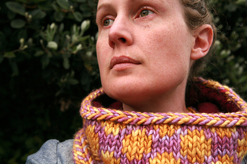 Ravelry: Pollen Dots Cowl pattern by Charlotte Marjoribanks