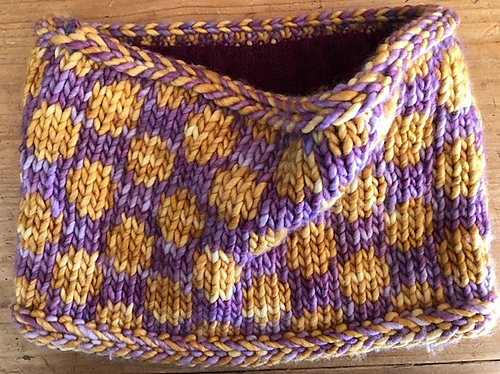 Ravelry: Pollen Dots Cowl pattern by Charlotte Marjoribanks