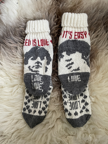 Ravelry: Beatles socks pattern by knittinglotta