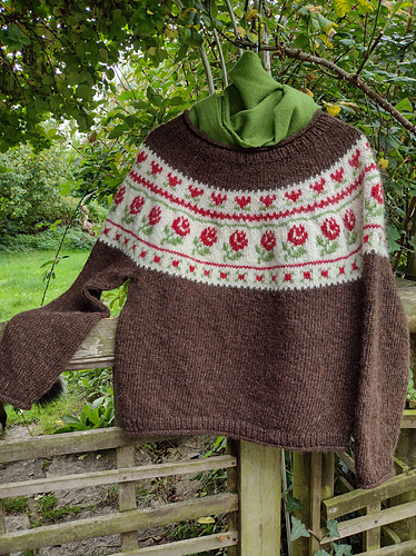 Ravelry: Red Roses pattern by Annalisa Filippi