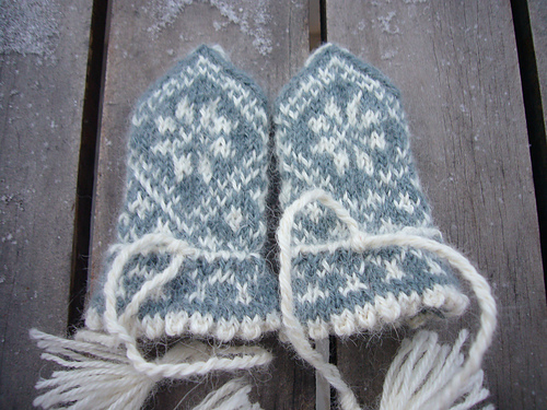 Ravelry: Traditional Child Mitten without thumb pattern by Randi K Design