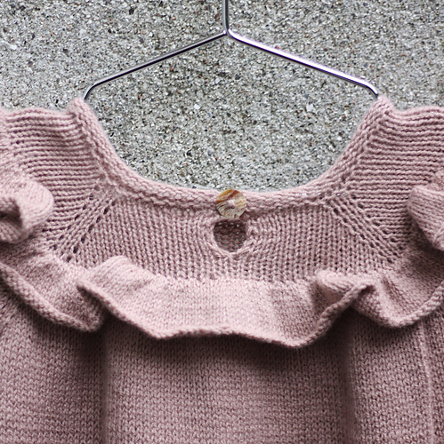 Ravelry: Ruffle Romper pattern by Pernille Larsen