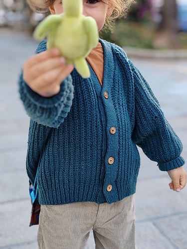 Ravelry: Aaron's Cardigan pattern by Ainhoa Sanchez