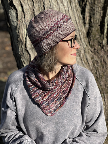Ravelry: Amplify Cowl pattern by Erika Field