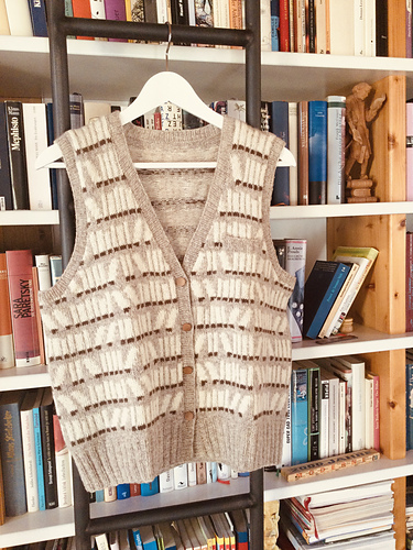 Ravelry: Librarian vest pattern by Tomomi Yoshimoto