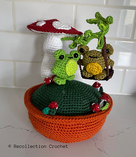 Ravelry: Frogs on a Swing pattern by Rebecca Risk