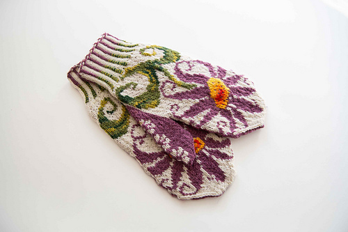 Ravelry: Coneflower Mittens pattern by Sharon Oliveira