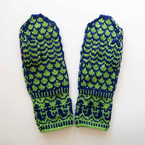 Ravelry: Mermaid Mittens pattern by Sharon Oliveira