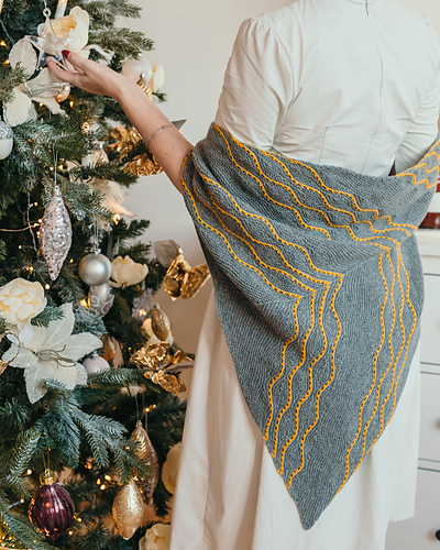 Ravelry: Snow Ripples Shawl pattern by Lyudmila Aksenik Old