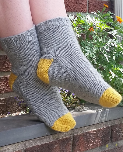 Ravelry: Easy Bed Socks pattern by Stephanie Boozer