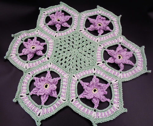 Ravelry: Christmas Centerpiece pattern by Beth Aidala