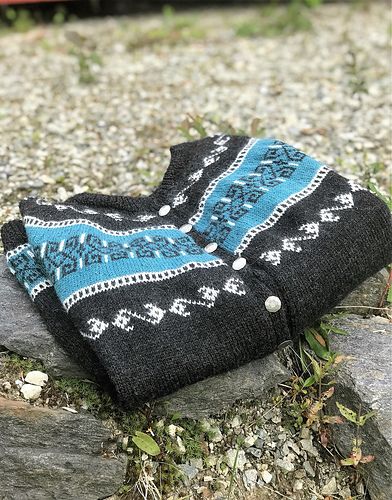 Ravelry: Tress kofte redesign pattern by Hilde Morseth
