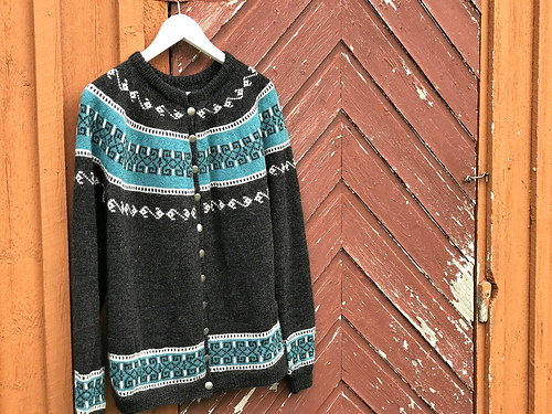 Ravelry: Tress kofte redesign pattern by Hilde Morseth