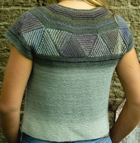 Ravelry: Tria Tee pattern by Helene Skov
