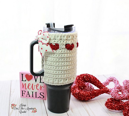 Ravelry: Heart Stitch 40 oz Tumbler Wrap pattern by Kris Moore