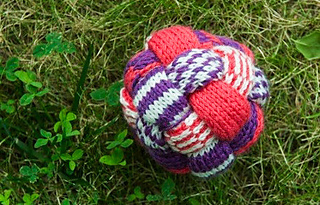Ravelry: Krzyzyna's Braided balls