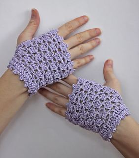 Ravelry: Victorian romantic lace mittens pattern by Ksenia Lark