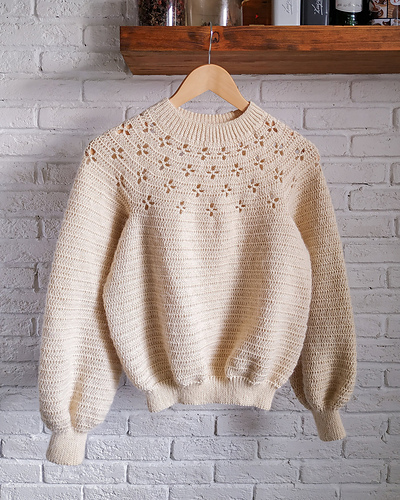 Ravelry: Sweater Clover pattern by KseniyaDesign