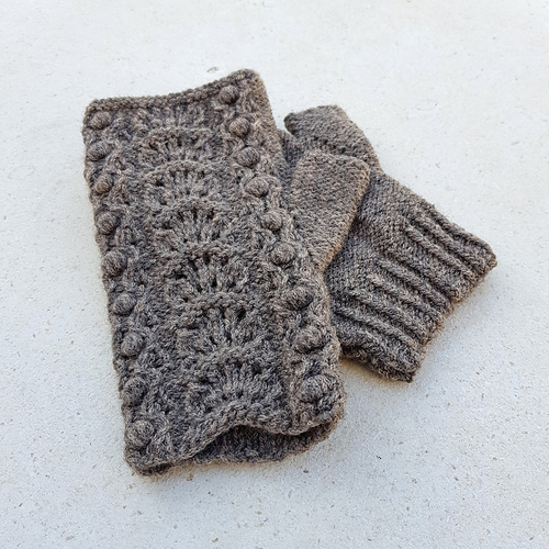 Ravelry: Lace & Bobbles Mitts pattern by Kuki Knits