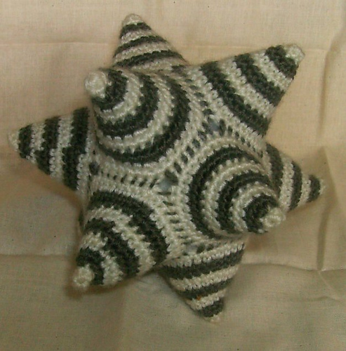 Ravelry: Dodecahedron pattern by Marleen Hartog