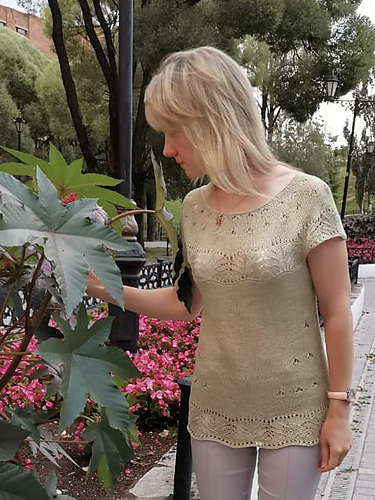 Ravelry: Linen top pattern by Elena Lebedeva