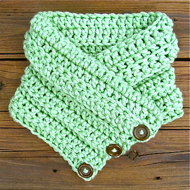 Ravelry: LBK63's 3 Button Crochet Cowl