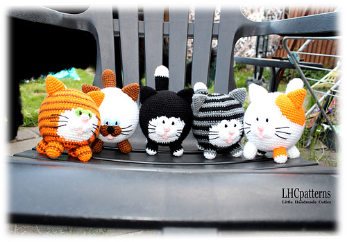 Ravelry: Five Ball Cats pattern by Kristine Kuluka