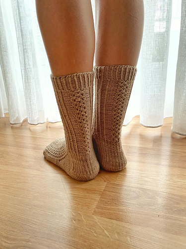 Ravelry: Coco Socks pattern by Lola Dacosta