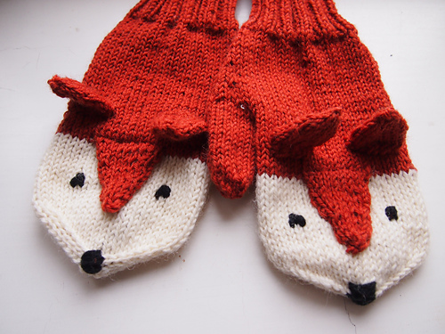 Ravelry: Fox mittens pattern by Laura Poikolainen