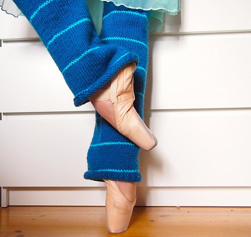 Ravelry: Leg warmers for ballet dancers pattern by Laura Poikolainen