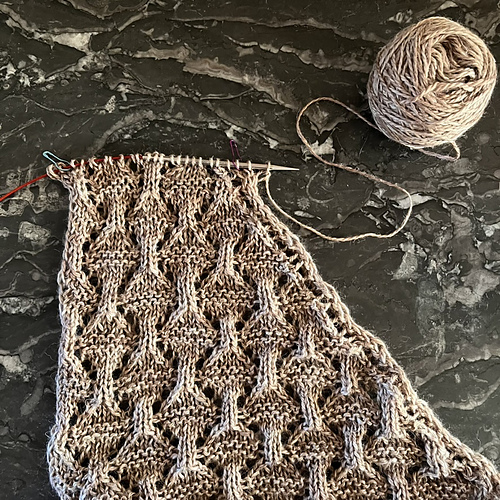 Ravelry: Eiffel pattern by L'atelier Lacazavent