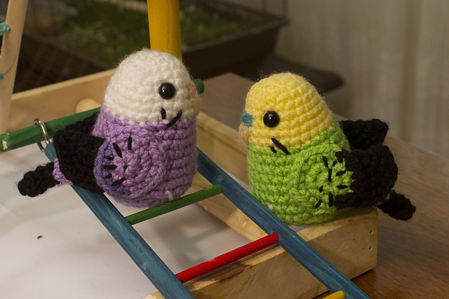 Ravelry: Mini Amigurumi Budgie - colour block pattern by Ashley Radalj