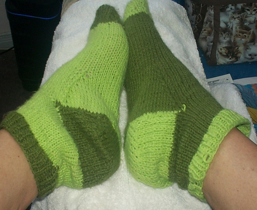 Ravelry: 2-Colour Reverse Ankle Socks pattern by Marian Wilkins