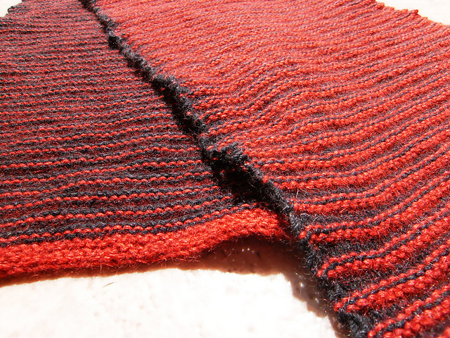 Ravelry: Small Scarf Black&Red pattern by Claudia Finlay