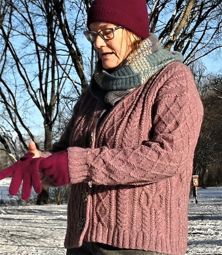 Ravelry: Amari pattern by Claudia Finlay