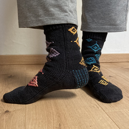 Ravelry: Estonian Star pattern by Caia Gossens